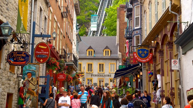 Chateau Frontenac - Quebec Parking & Location Information